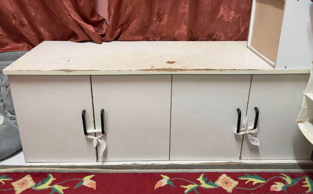 SELFPICKUP GOMBAK ONLY! Preloved almari low storage cabinet with doors ...