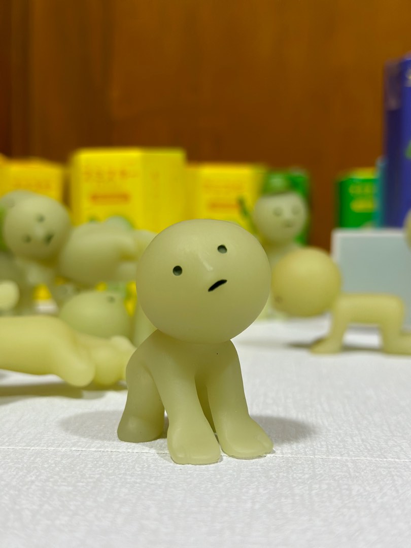 Smiski Living Series: Lifting, Hobbies & Toys, Toys & Games on Carousell