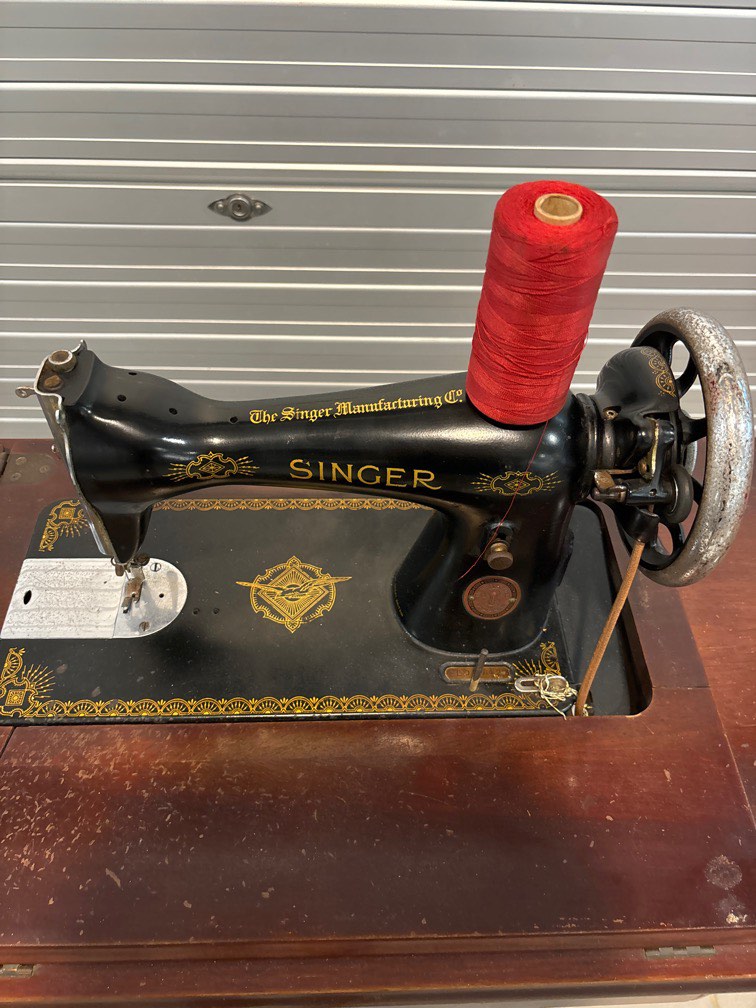 Vintage/ Antique 1956 Singer Sewing machine not Butterfly Standard ...