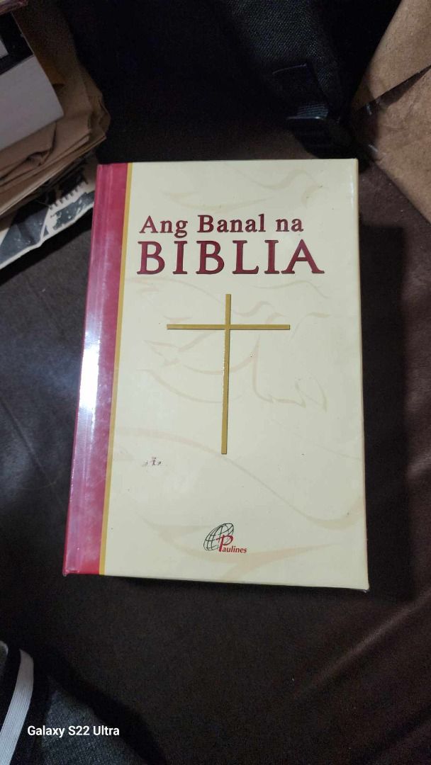 Ang Banal na Biblia / ABRIOL Bible, Hobbies & Toys, Books & Magazines ...