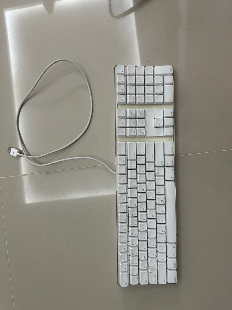 Apple Wired Keyboard Gen 1, Computers & Tech, Parts & Accessories ...