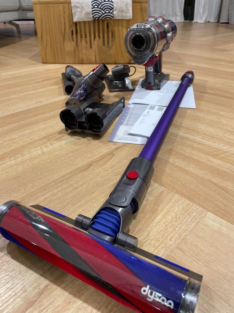 Dyson v12 slim fluffy, TV & Home Appliances, Vacuum Cleaner ...