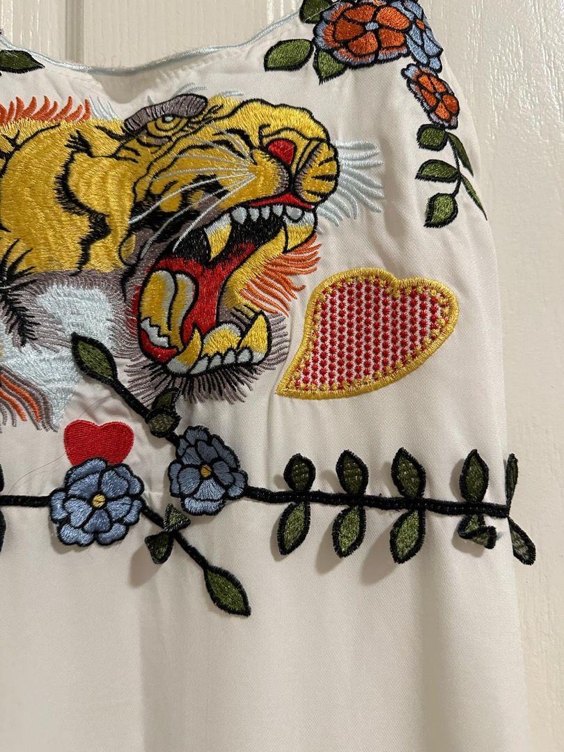 Gucci Margot Robbie Tiger Embroided Red Carpet Dress, Luxury, Apparel ...