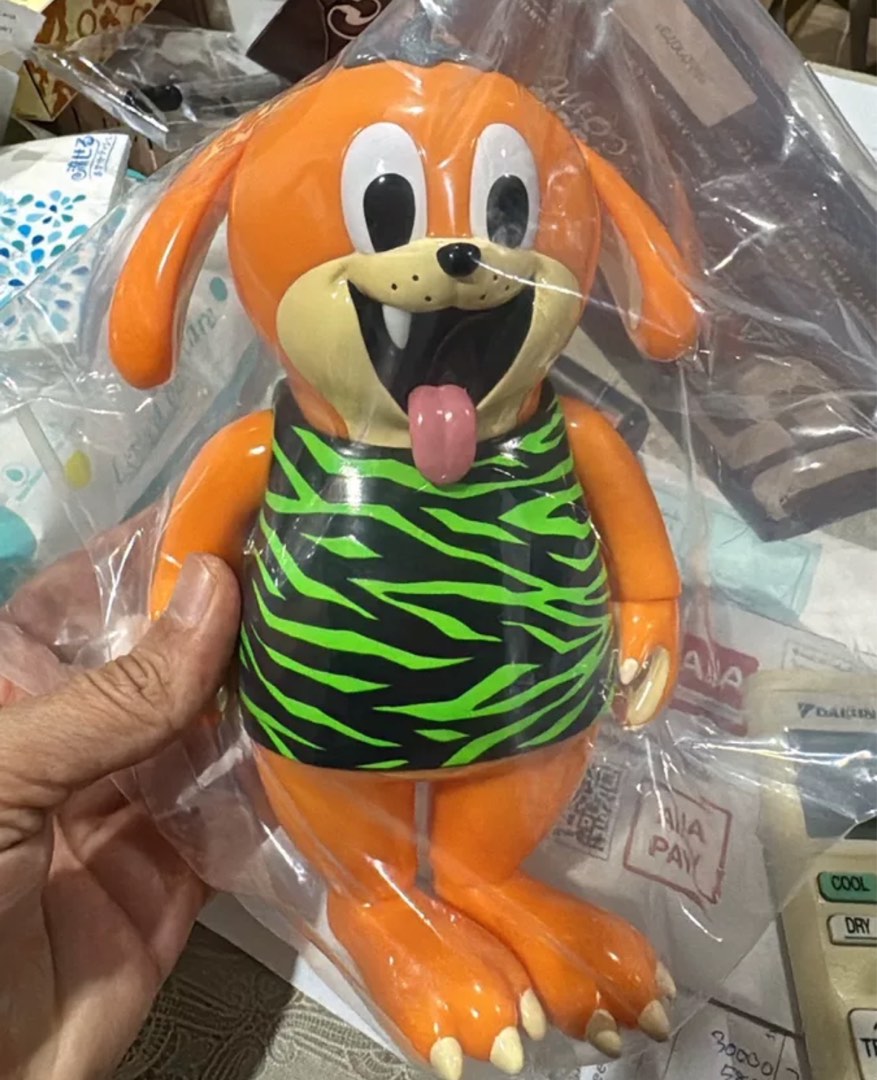 HEADLOCKSTUDIO / 限量 Uluru 狗狗 figure art toy 公仔 日膠 sofubi, 興趣及遊戲, 玩具 & 遊戲類 - Carousell