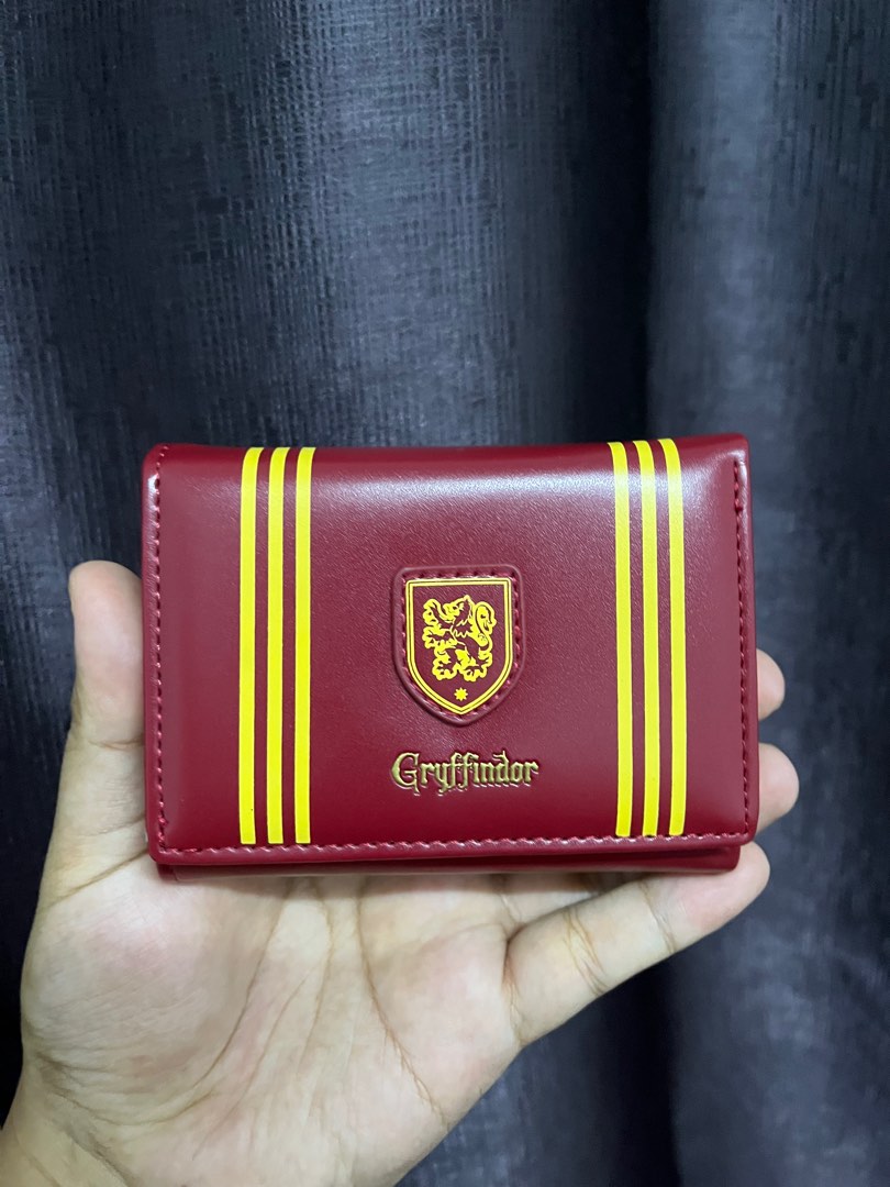 Miniso Harry Potter Collection Gryffindor Wallet & Socks, Everything ...