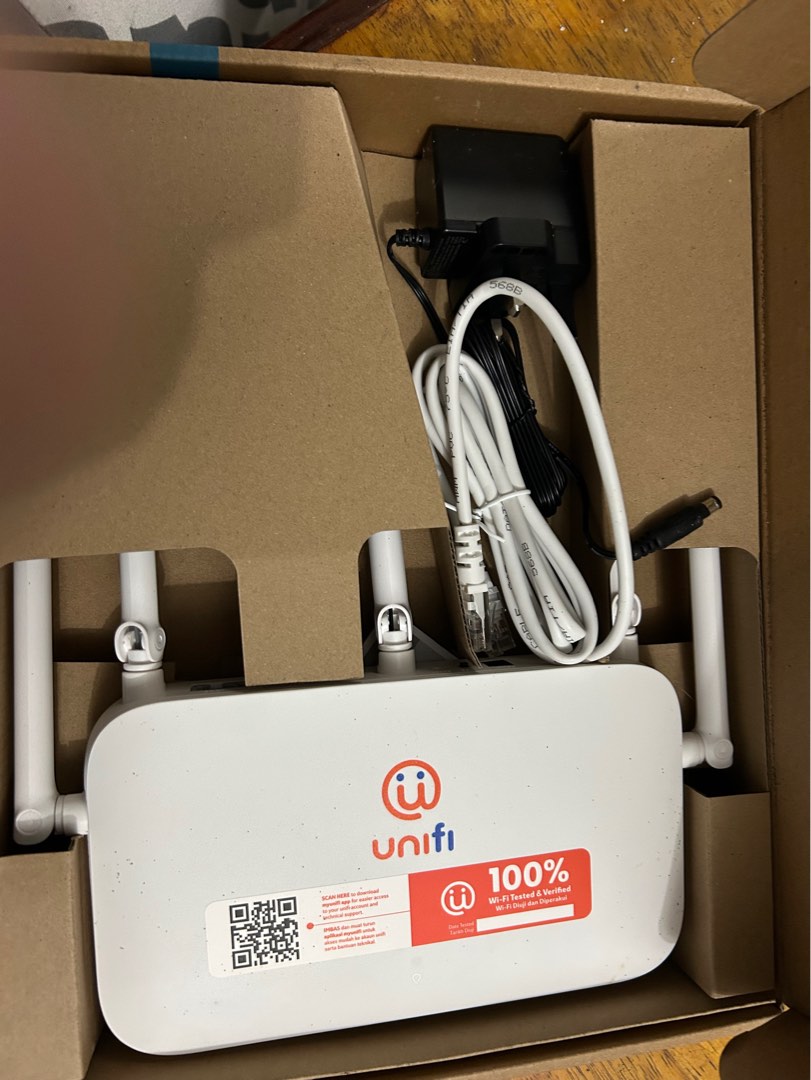 UNIFI 4 ROUTER WIFI BOX, Computers & Tech, Parts & Accessories ...