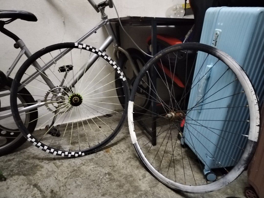 Wheel set fixie 700c, Sports Equipment, Bicycles & Parts, Bicycles on Carousell