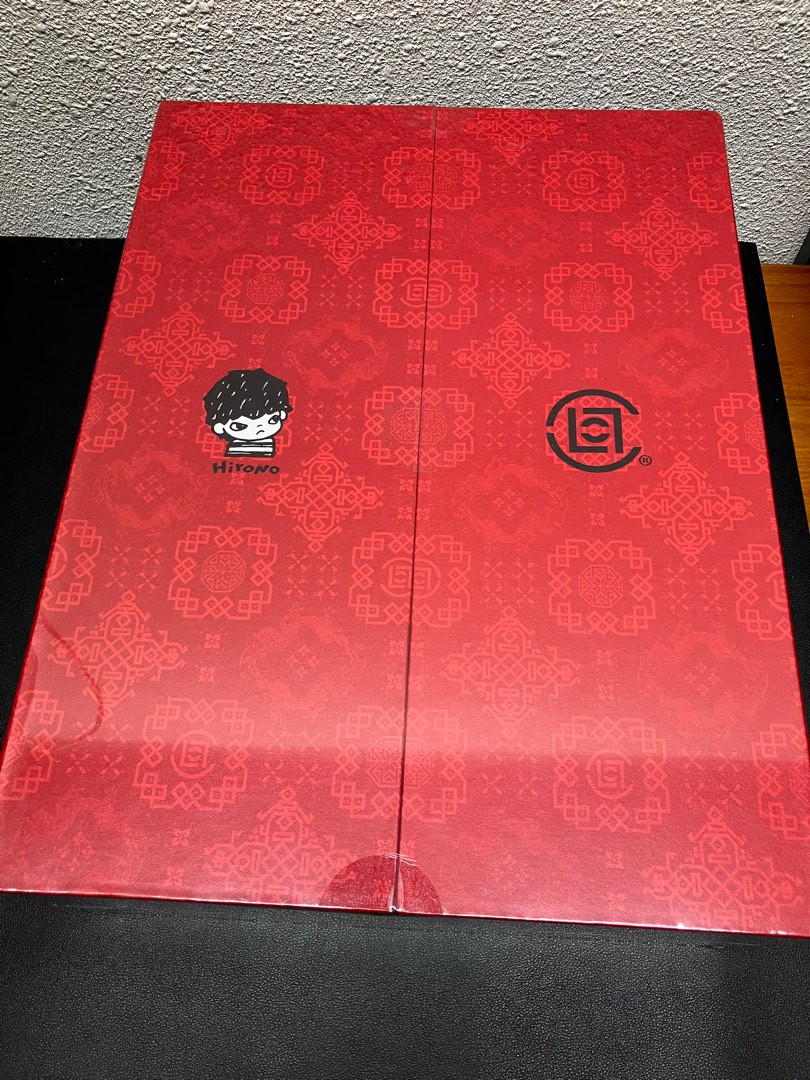全新 原盒 popmart clot 小野 hirono 陳冠希 品牌聯名 vip 禮盒, 興趣及遊戲, 玩具 & 遊戲類 - Carousell