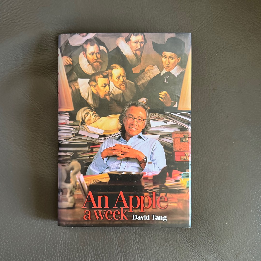 David Tang An Apple A Week 鄧永鏘 每周 一蘋果 頭版, 興趣及遊戲, 書本 & 文具, 雜誌 - Carousell