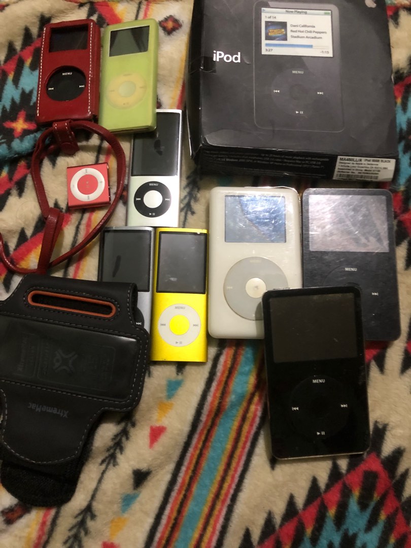 Defective ipods for parts out lot set, Audio, Portable Music Players on Carousell