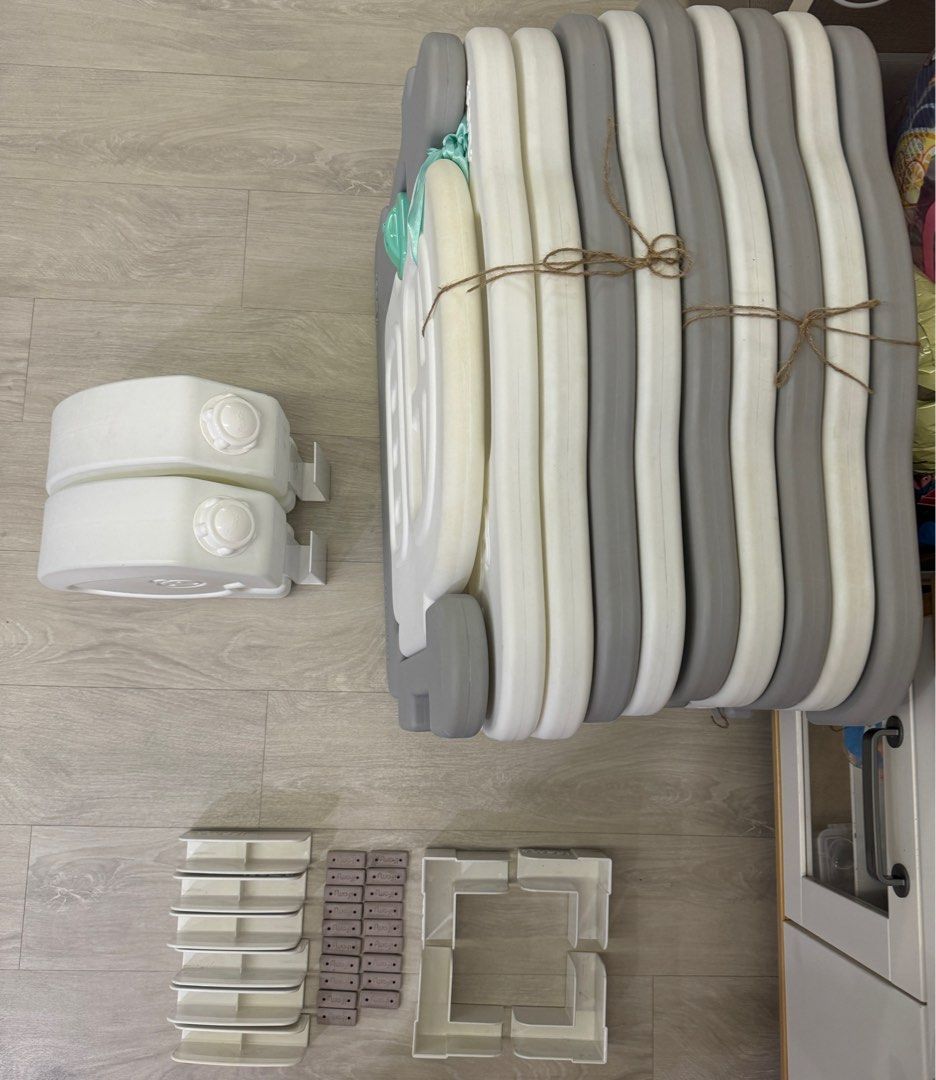 iFam Shell baby play yard & door (10 piece) playpen set , Babies & Kids ...