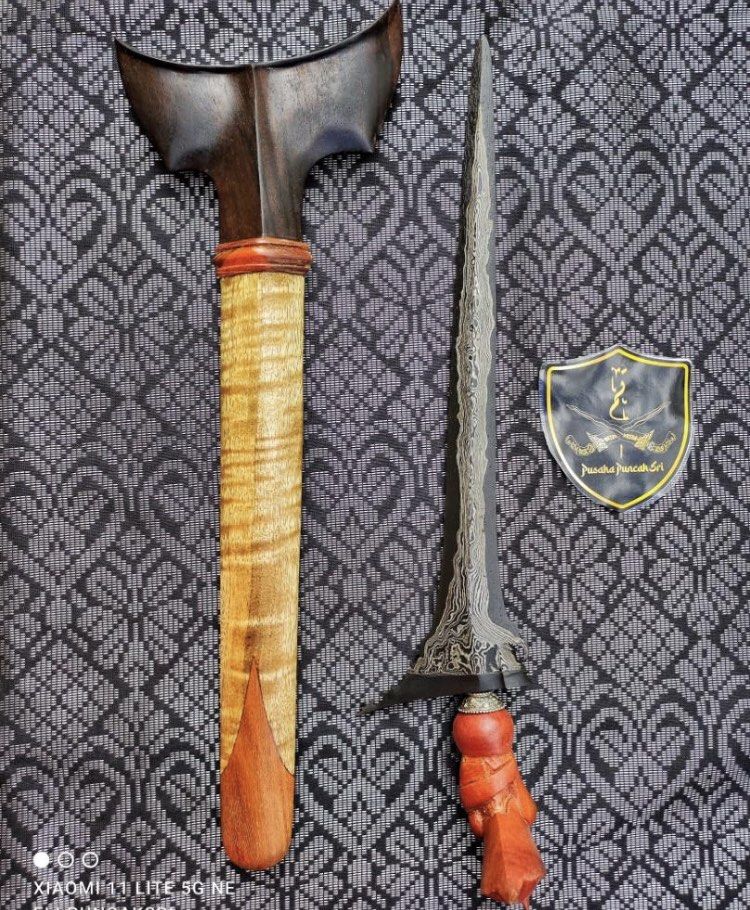Keris selit lanchang perak, Hobbies & Toys, Collectibles & Memorabilia ...