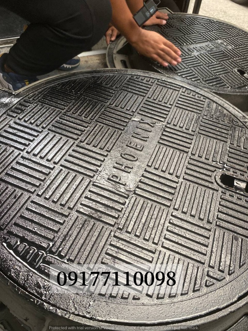 MANHOLE COVER, Furniture & Home Living, Bedding & Towels on Carousell