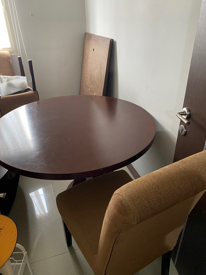 Meja Makan The Line Kayu Jati 4 seat, Perabotan Rumah di Carousell