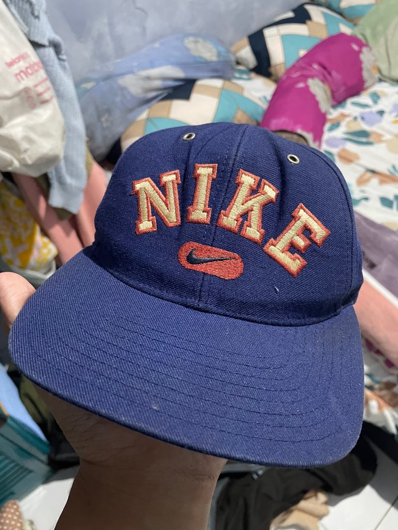 Nike 90s caps, Fesyen Pria, Aksesoris, Topi di Carousell