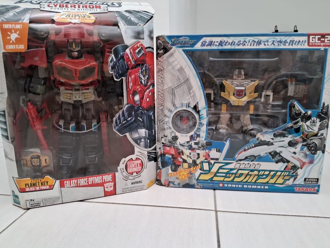 Optimus Prime & Sonic Bomber, Hobbies & Toys, Toys & Games on Carousell