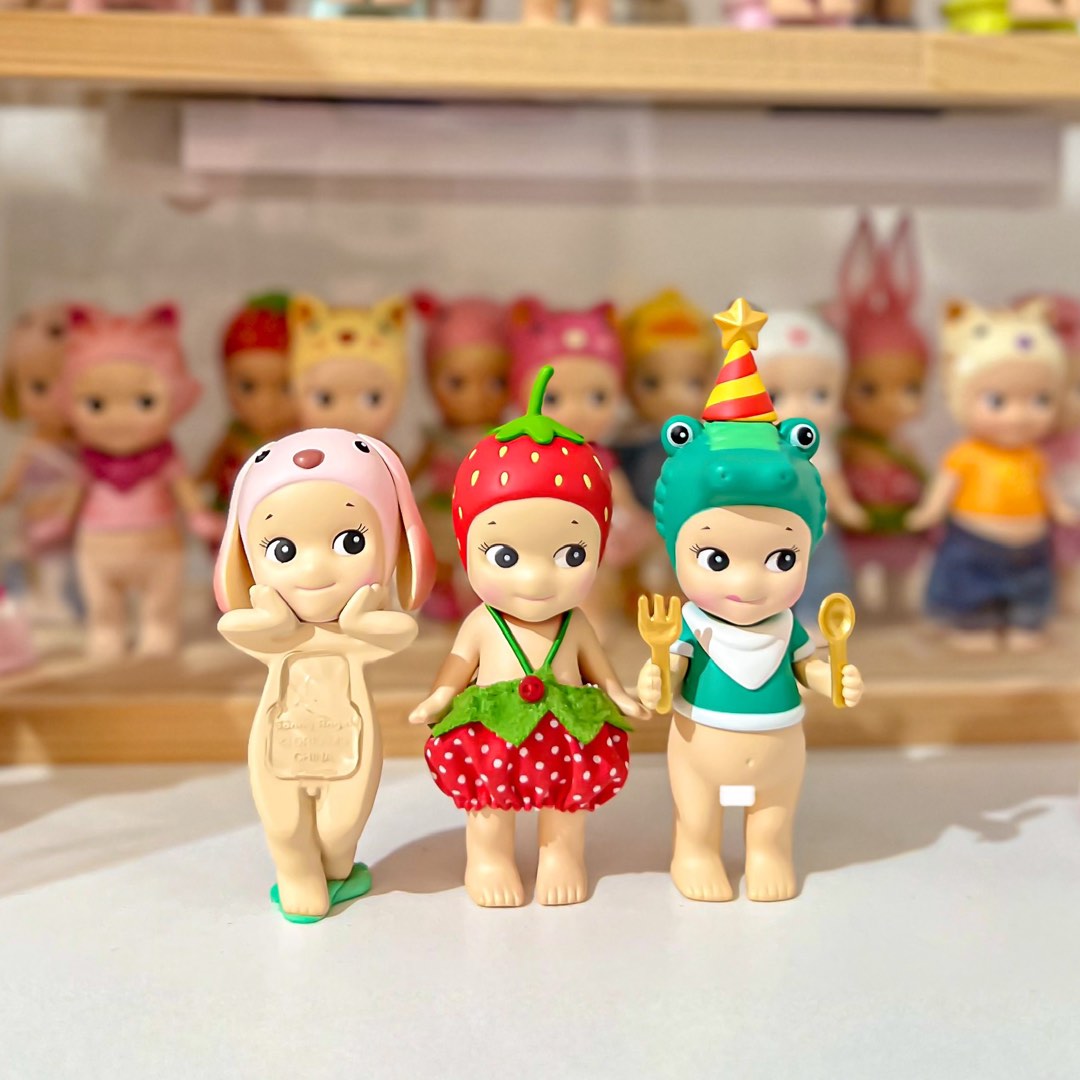 Sonny Angel Lop Ear Hipper and Strawberry Surg SET, Hobbies & Toys ...