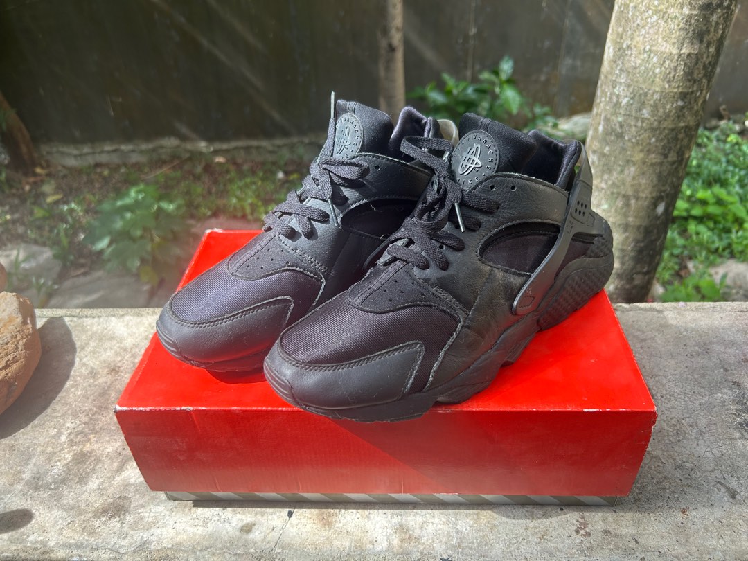 Steal Deal: Nike Huarache Limited Edition Triple Black, Men's Fashion ...