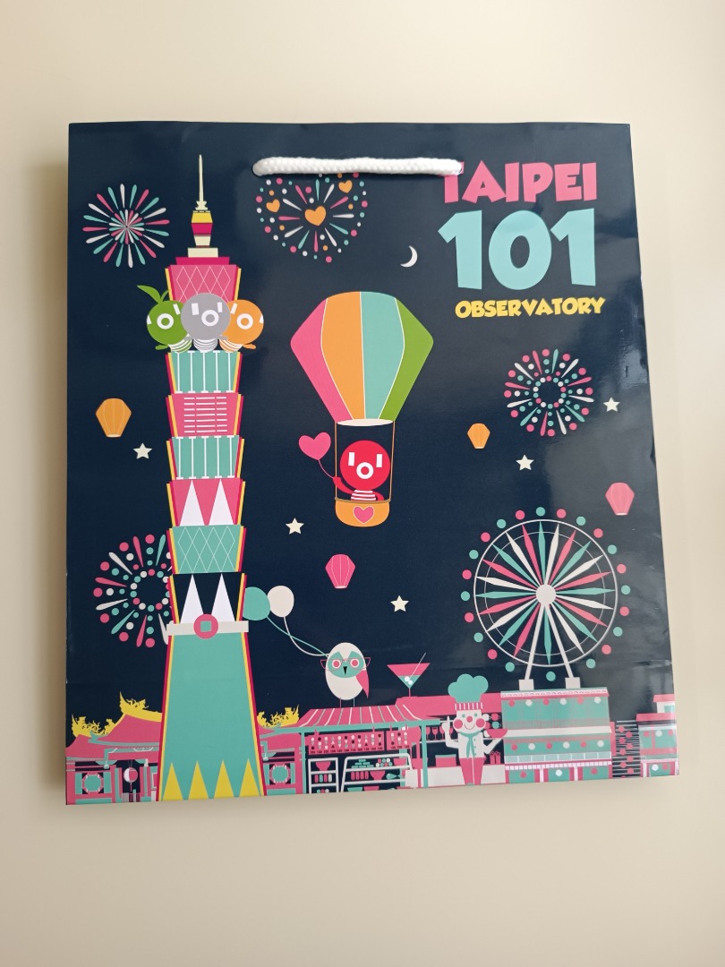 Taipei 101 Bag, Hobbies & Toys, Collectibles & Memorabilia, Vintage Collectibles on Carousell