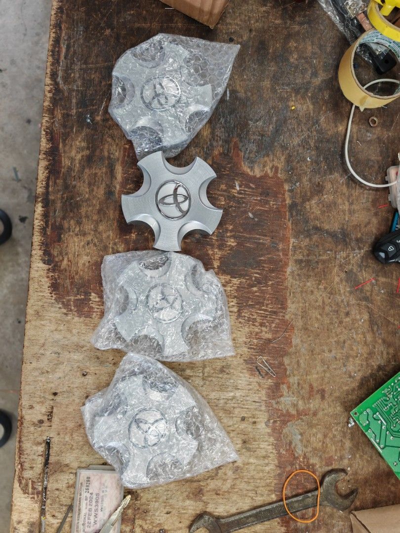 Toyota estima ACR30 Rim Cap, Auto Accessories on Carousell