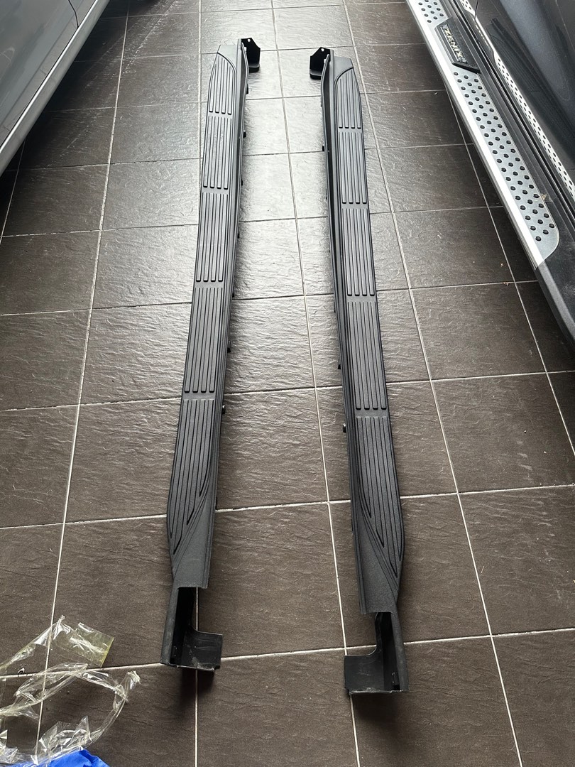 Toyota innova zenix - running board, Auto Accessories on Carousell