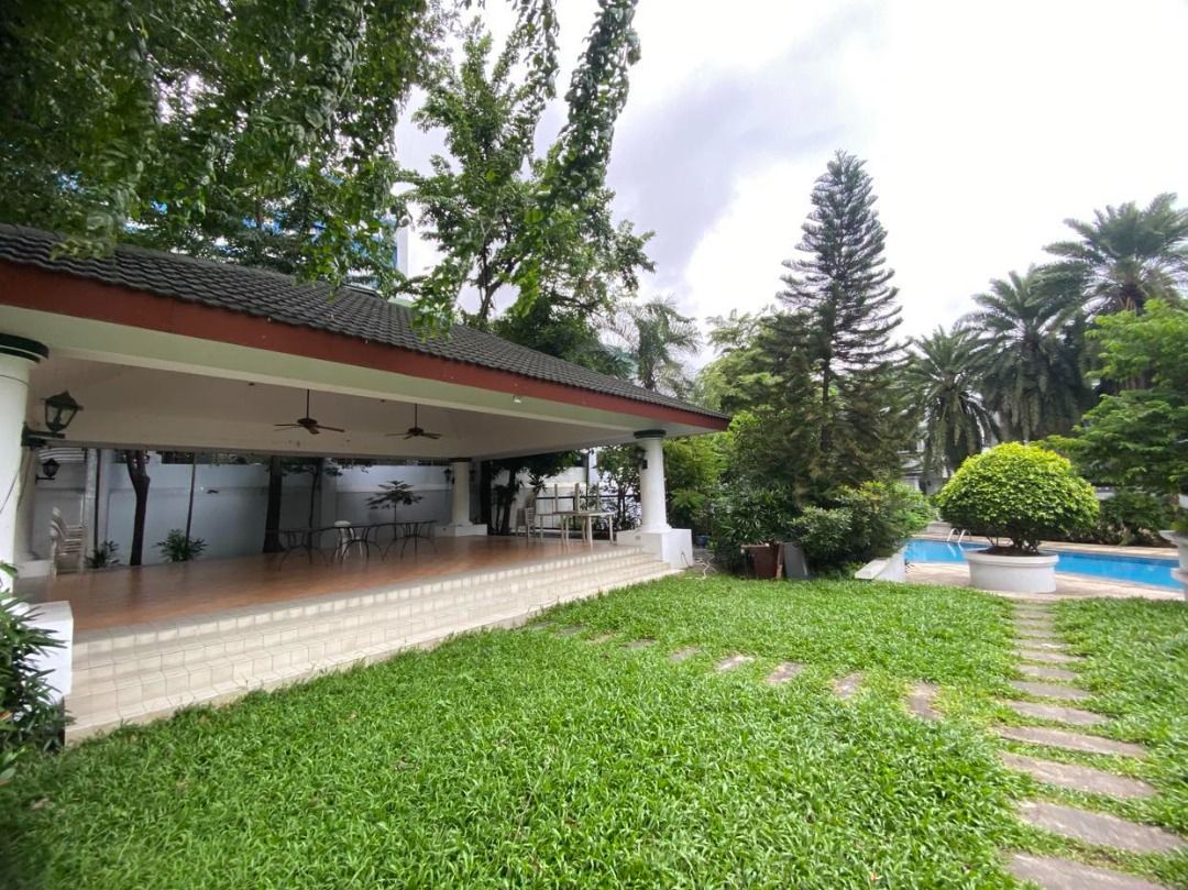 3 Storey Townhouse Newly Renovated in Cathedral Heights Subdivision FOR ...