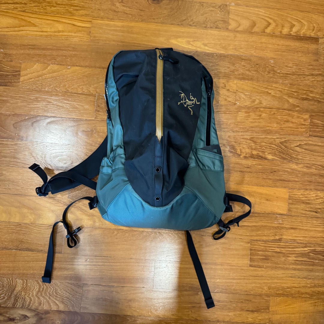 Arcteryx arro 16 backpack, Men's Fashion, Bags, Backpacks on Carousell