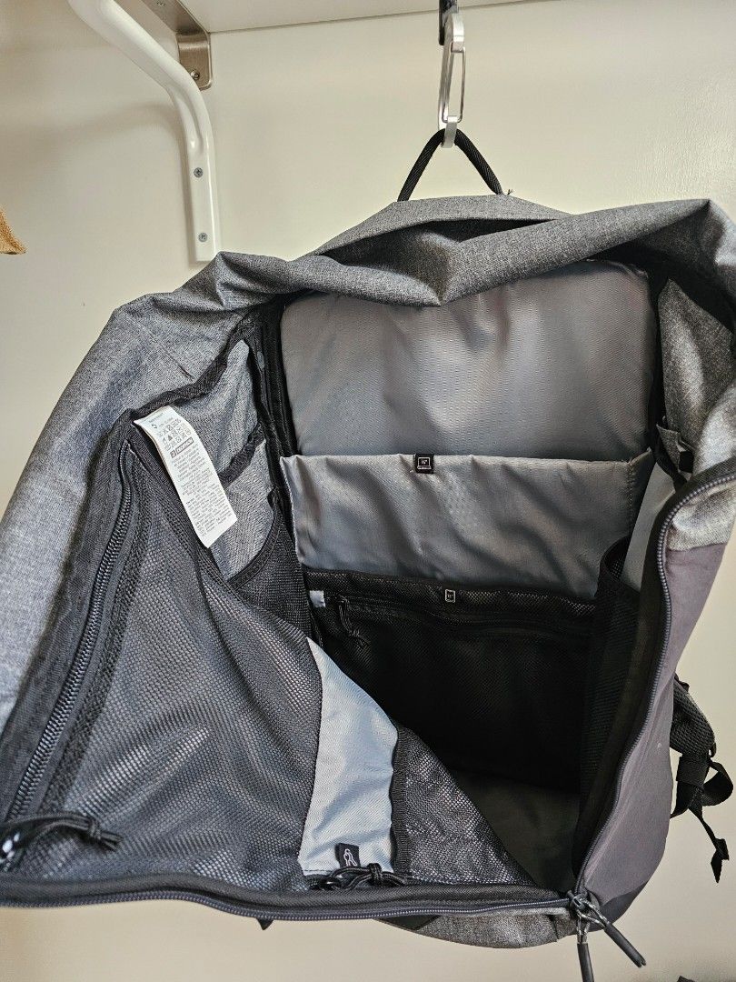 Decathlon Quechua Hiking backpack 23L - NH Escape 500 Rolltop (Grey ...