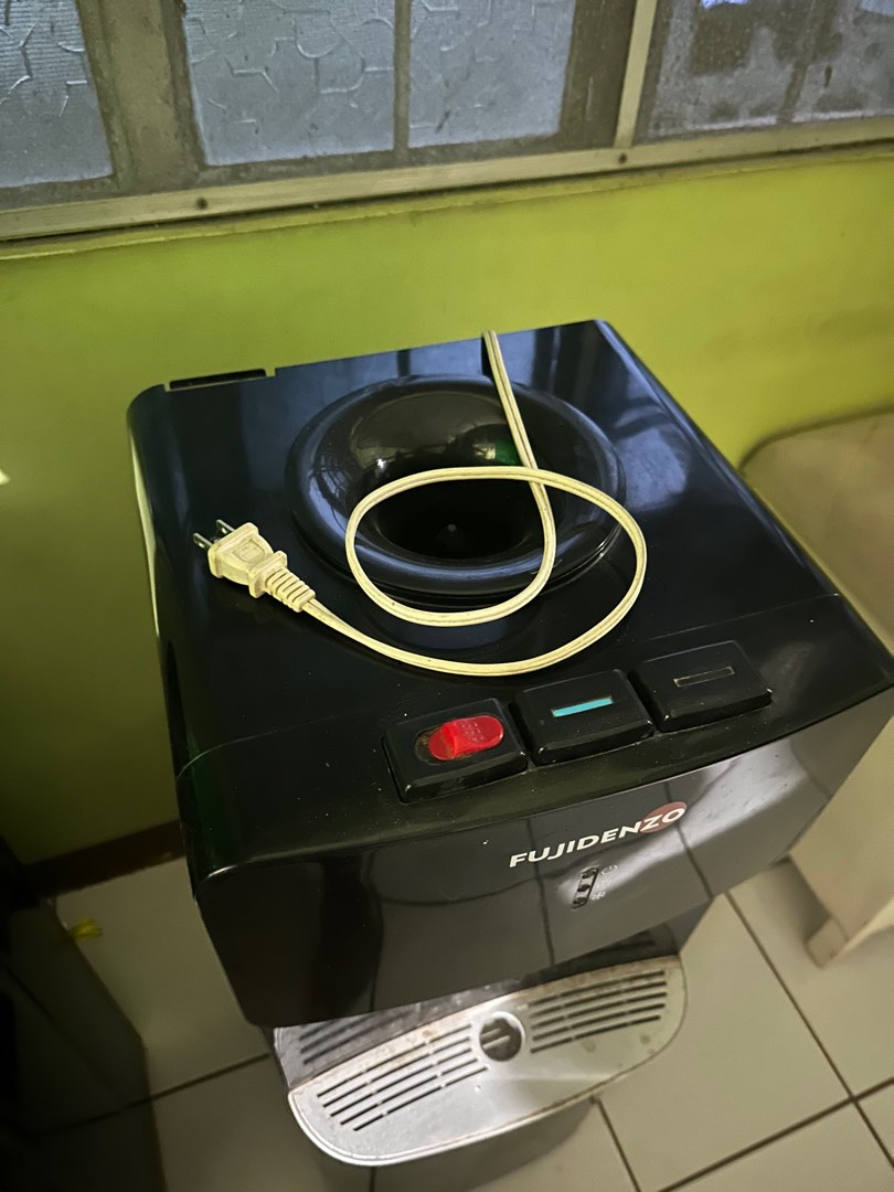 Defective Water Dispenser, TV & Home Appliances, Kitchen Appliances ...