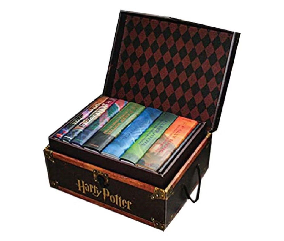 HARRY POTTER BOOK SET w/chest (Hard bound), Hobbies & Toys, Books ...
