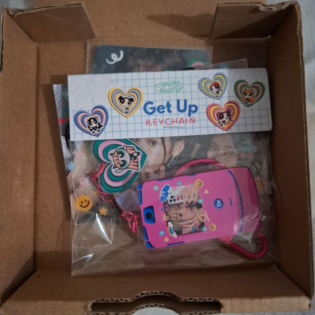 NewJeans Haerin Powerpuff Girls keychain, gantungan kunci akrilik k-pop ...