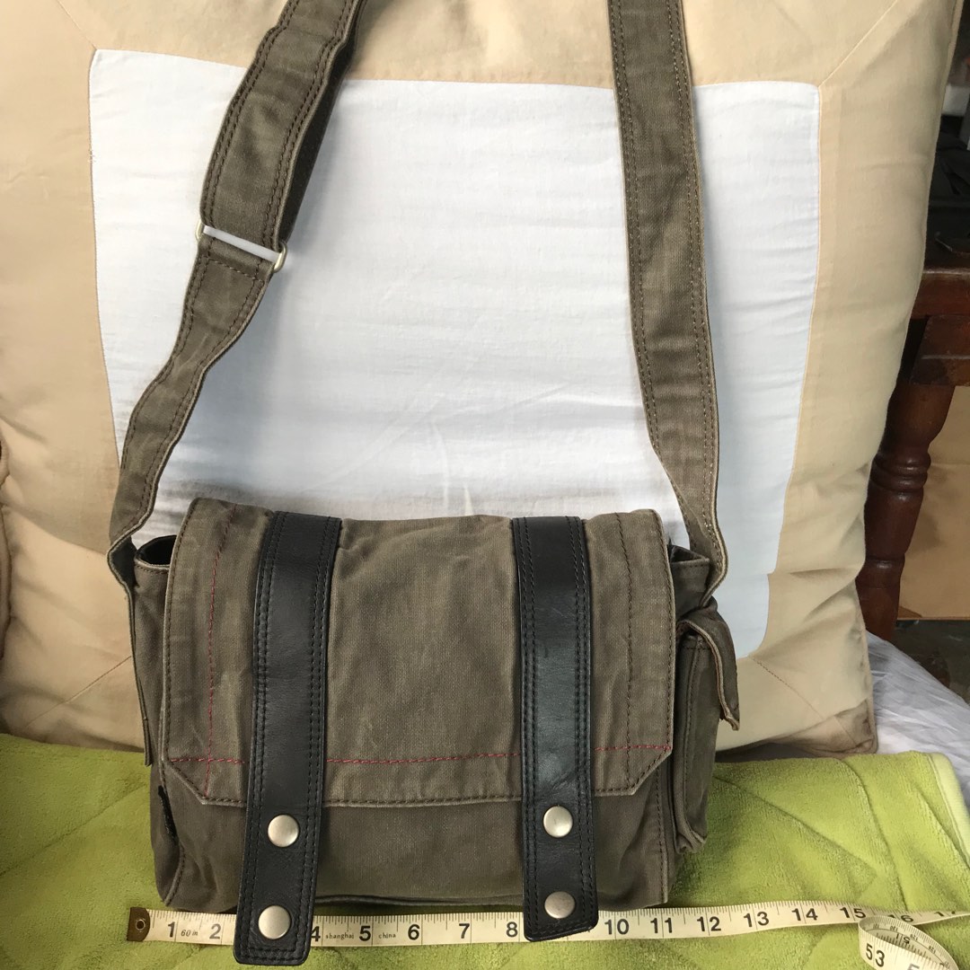 Paul smith sling/crossbody bag, Men's Fashion, Bags, Sling Bags on ...