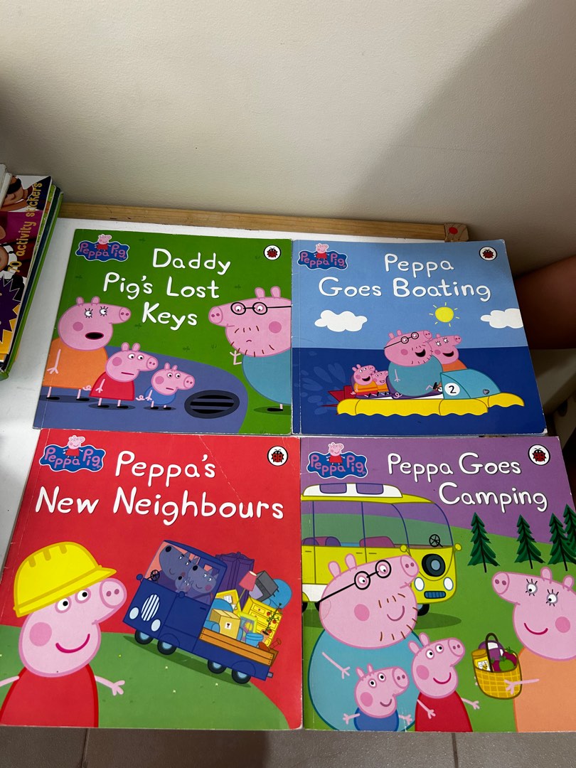 peppa books, Hobbies & Toys, Books & Magazines, Children's Books on Carousell