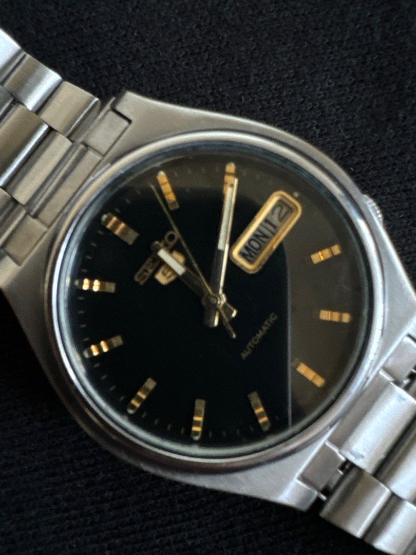 SEIKO 5 vintage black dial gold marker 7009-3040, Men's Fashion ...