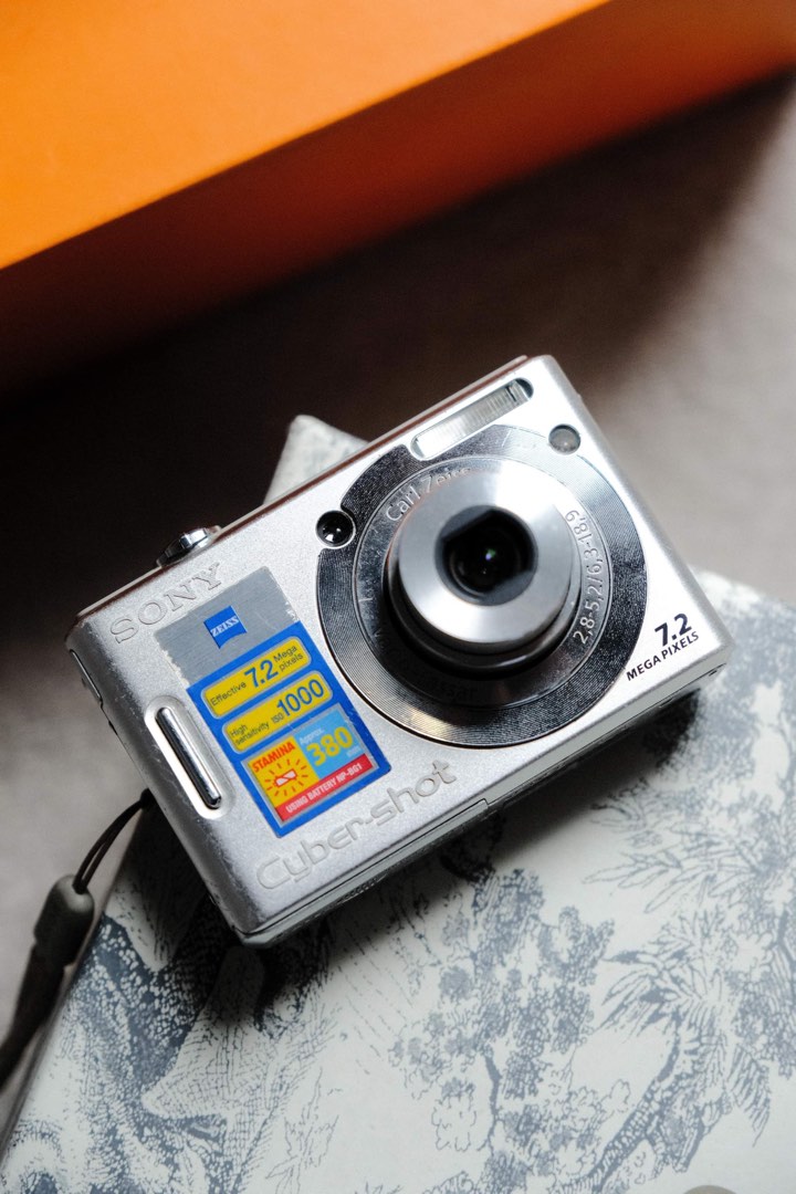 Sony Cybershot DIGICAM, Photography, Cameras on Carousell