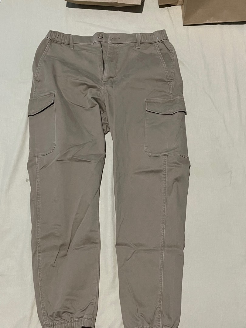 Uniqlo Cargo Pants, Men's Fashion, Bottoms, Jeans on Carousell