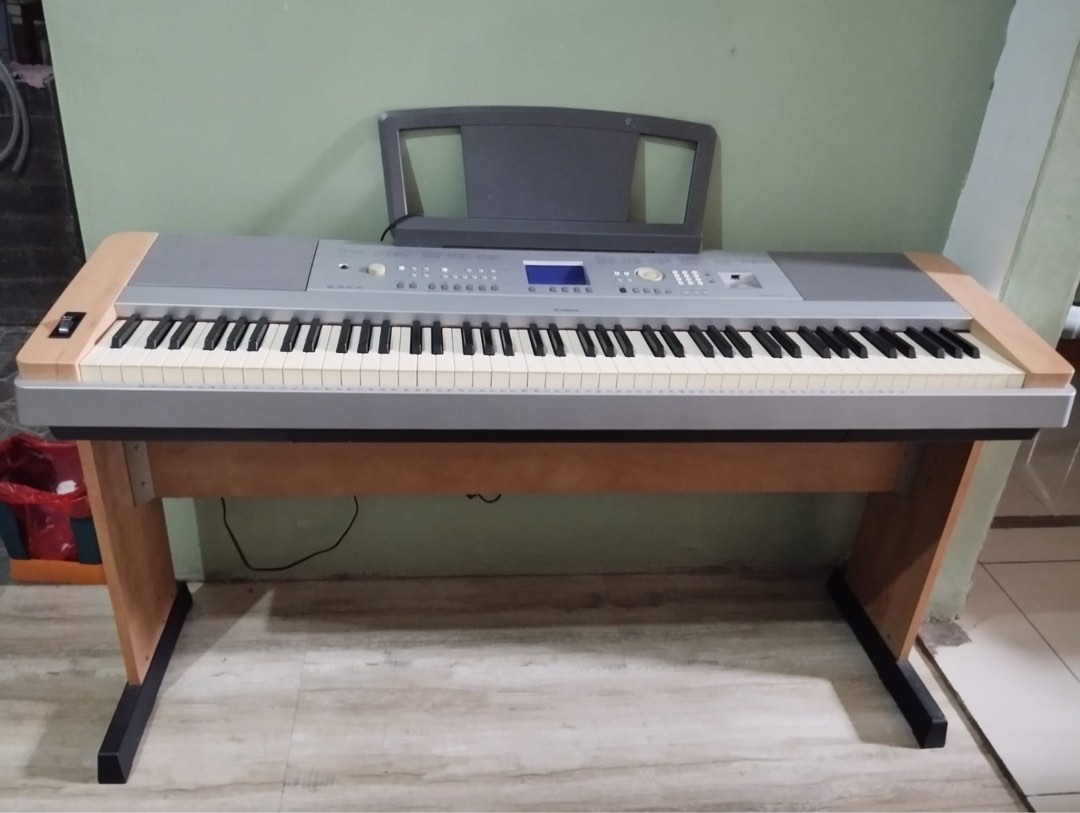 Yamaha Portable Grand Dgx 640