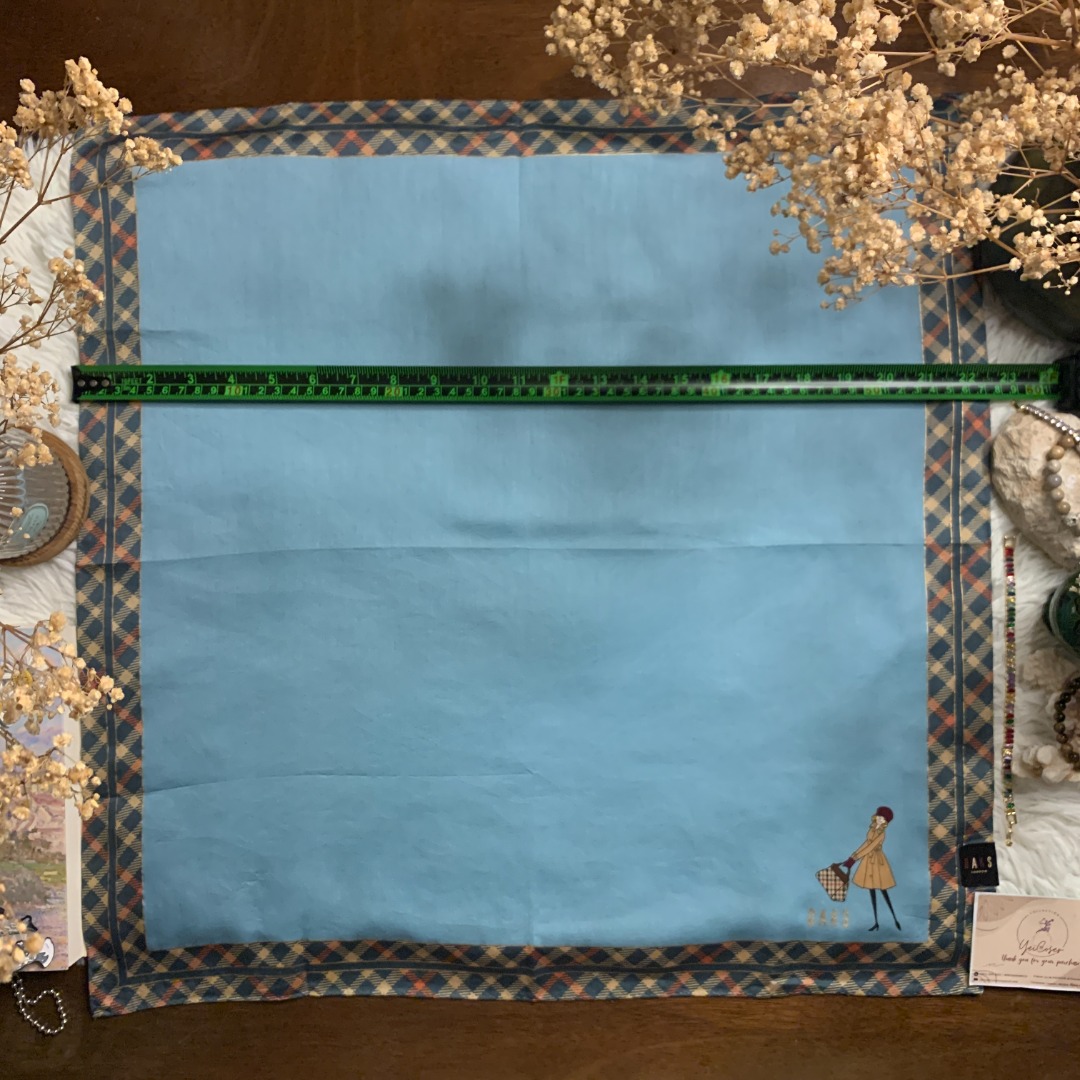 DAKS | Authentic | 22x22in | Finest cotton | Square scarf | Gold foil ...