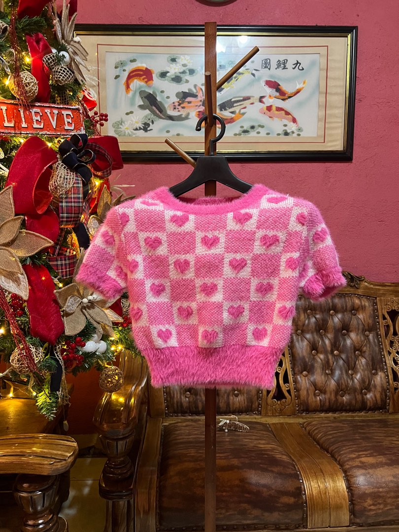 DearVidal Crop, Women's Fashion, Tops, Blouses on Carousell