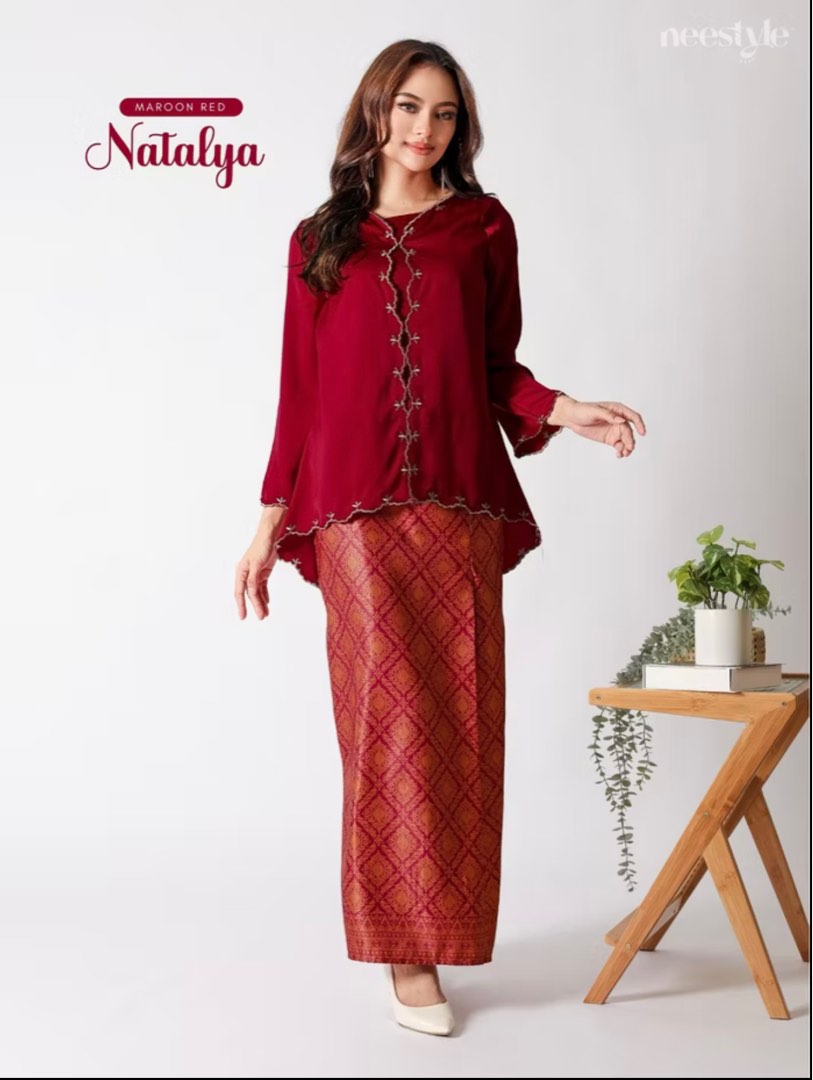 Mini Kebaya (Maroon Red), Women's Fashion, Dresses & Sets, Traditional ...