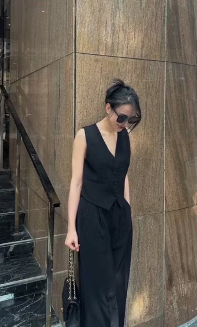 Shushi Ghile Vest in Black, Women's Fashion, Tops, Others Tops on Carousell