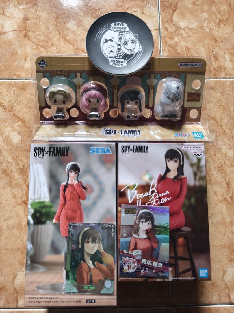 Yor forger , aqua , demon slayer , spy x family and love live figure ...