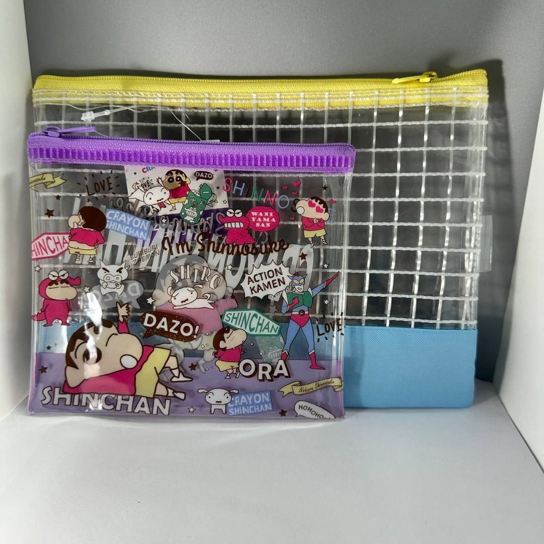 全新 日本 正版 Daiso 蠟筆小新 Crayon Shin-Chan 收納袋 1set2個 透明袋 紫色+藍色款, 女裝, 手袋及銀包, 長銀包 - Carousell