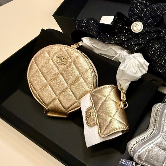 Repriced!! CHANEL Gold (Coin Case + AirPod Case), Luxury, Bags ...