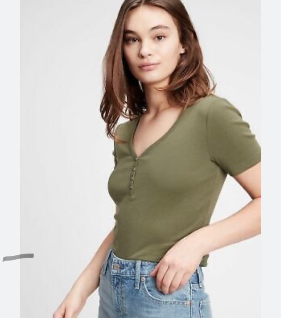 Check out the stunning GU moose green crop top! This stylish piece is ...