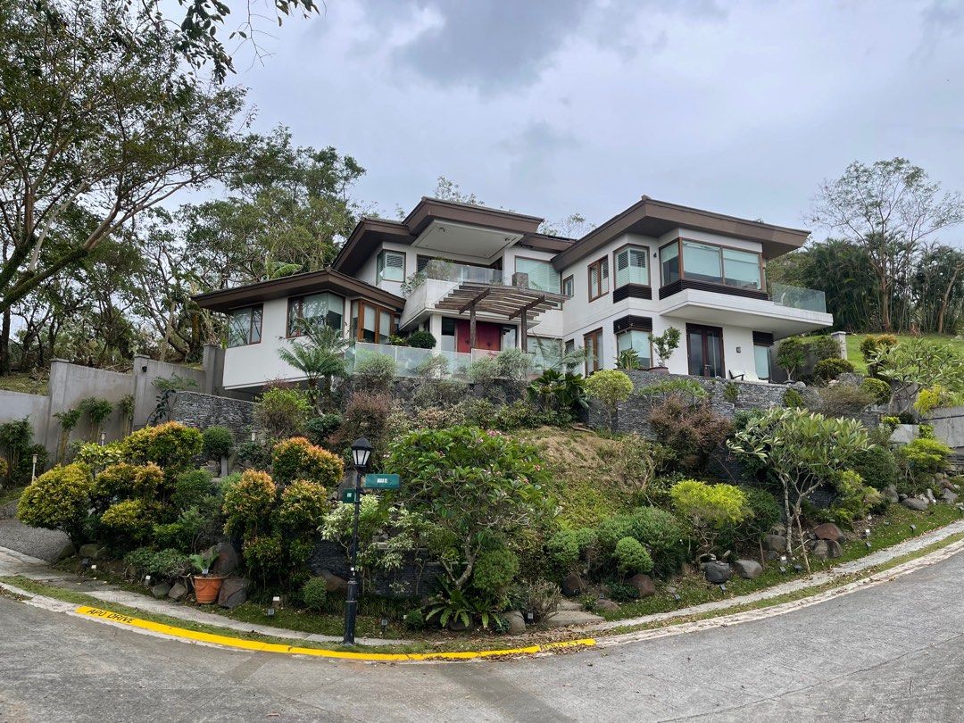 Corner House and Lot with breathtaking views of Mt. Makiling For Sale ...