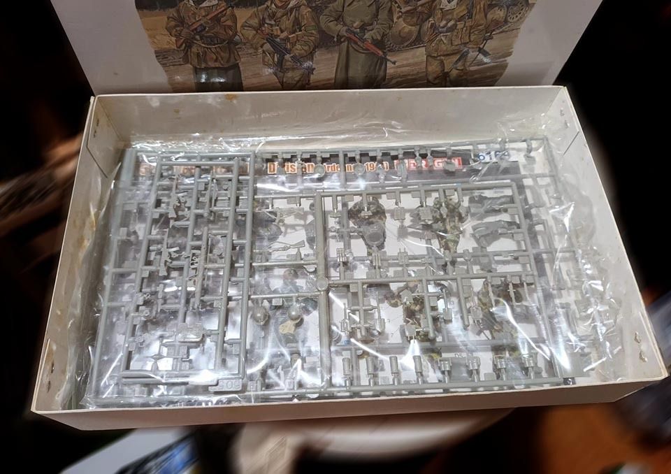 【拼裝模型_兵人】1:35 1/35 威龍 DRAGON 352nd Volksgrenadier Division(Ardennes ...