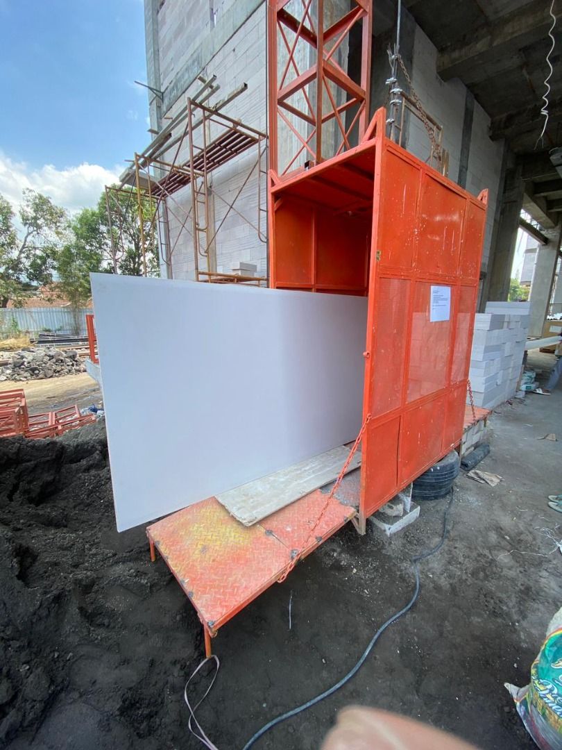 Lift Barang Pendorong Efisiensi Proyek Konstruksi Gedung Bertingkat ...