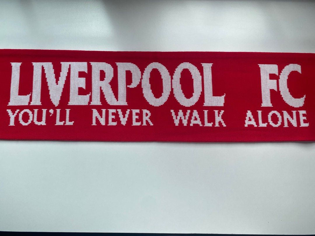 Liverpool FC Crest Scarf, Hobbies & Toys, Collectibles & Memorabilia ...