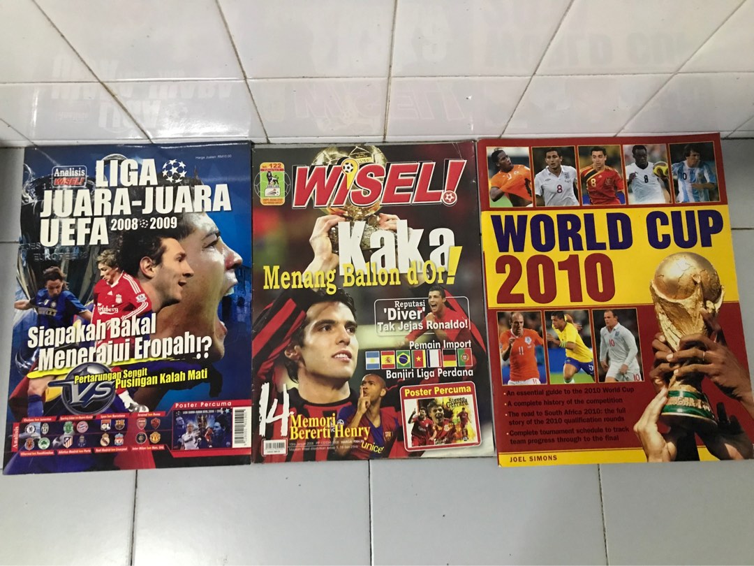 Majalah bola / football magazine / wisel, Hobbies & Toys, Books & Magazines, Magazines on Carousell